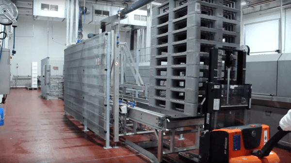 Pallet washer for thoroughly washing pallets | Elpress